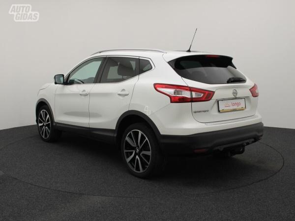 White Nissan Qashqai 2016 in Vilnius, with an engine capacity of 1.20 L and mileage of 175 thousand km for 10999 €, photo 7 on AUTOMOTO.COM.LV