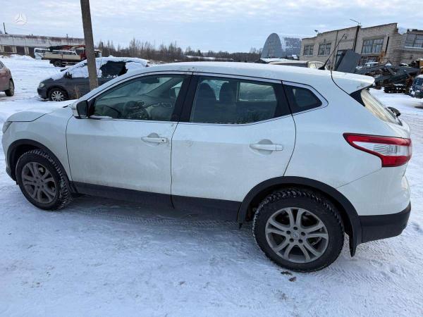 Balts Nissan Qashqai 2016 Kelmė, ar dzinēja tilpumu 1.20 L un nobraukumu 175 tūkst. km par 5150 €, foto 4 vietnē AUTOMOTO.COM.LV