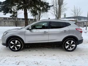 White Nissan Qashqai 2016 in Taurage, with an engine capacity of 1.20 L and mileage of 138 thousand km for 8200 €, photo 5 on AUTOMOTO.COM.LV