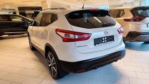White Nissan Qashqai 2016 in Siauliai, with an engine capacity of 1.20 L and mileage of 99 thousand km for 10700 €, photo 6 on AUTOMOTO.COM.LV