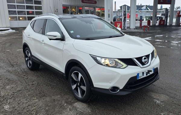 White Nissan Qashqai 2016 in Taurage, with an engine capacity of 1.20 L and mileage of 101 thousand km for 8100 €, photo 1 on AUTOMOTO.COM.LV