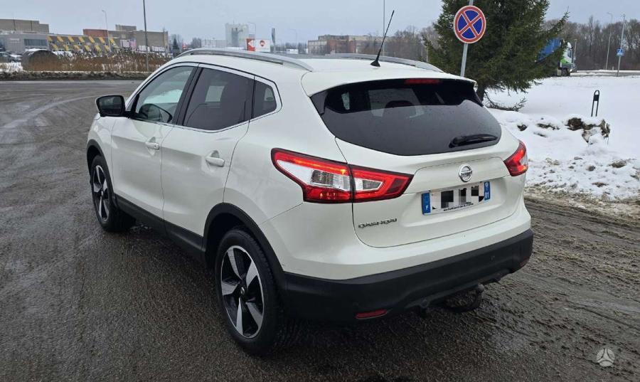 Balts Nissan Qashqai 2016 Tauragė, ar dzinēja tilpumu 1.20 L un nobraukumu 101 tūkst. km par 8100 €, foto 4 vietnē AUTOMOTO.COM.LV