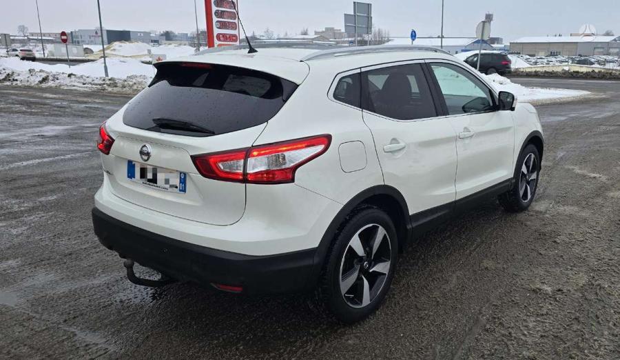 Balts Nissan Qashqai 2016 Tauragė, ar dzinēja tilpumu 1.20 L un nobraukumu 101 tūkst. km par 8100 €, foto 6 vietnē AUTOMOTO.COM.LV