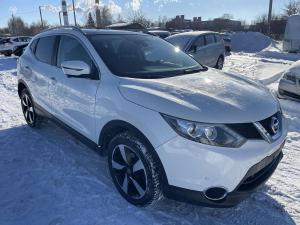 White Nissan Qashqai 2016 in Panevezys, with an engine capacity of 1.46 L and mileage of 220 thousand km for 8500 €, photo 3 on AUTOMOTO.COM.LV