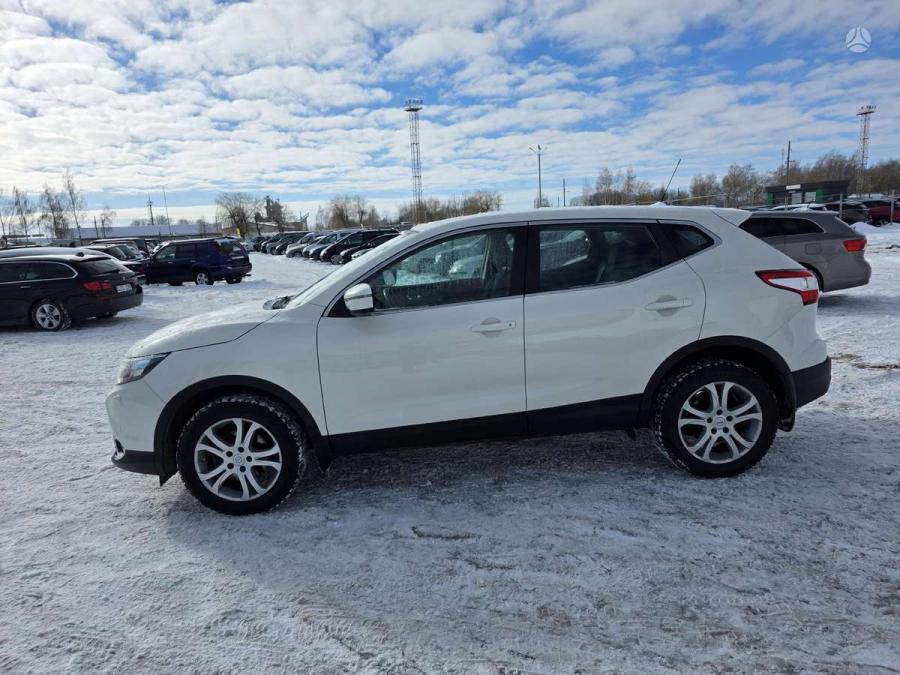 Balts Nissan Qashqai 2016 Marijampole, ar dzinēja tilpumu 1.46 L un nobraukumu 243 tūkst. km par 7450 €, foto 4 vietnē AUTOMOTO.COM.LV