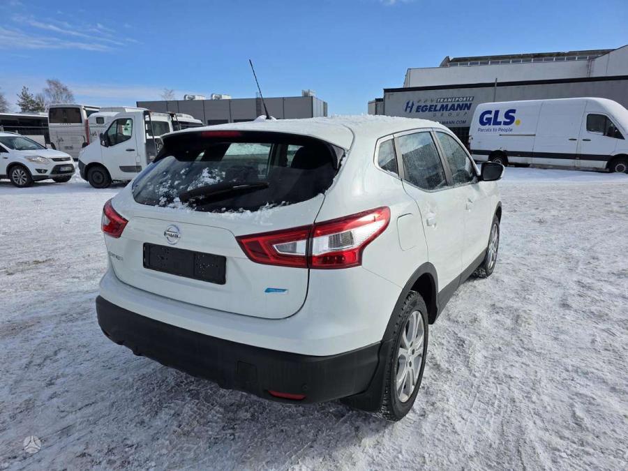 Balts Nissan Qashqai 2016 Marijampole, ar dzinēja tilpumu 1.46 L un nobraukumu 243 tūkst. km par 7450 €, foto 10 vietnē AUTOMOTO.COM.LV