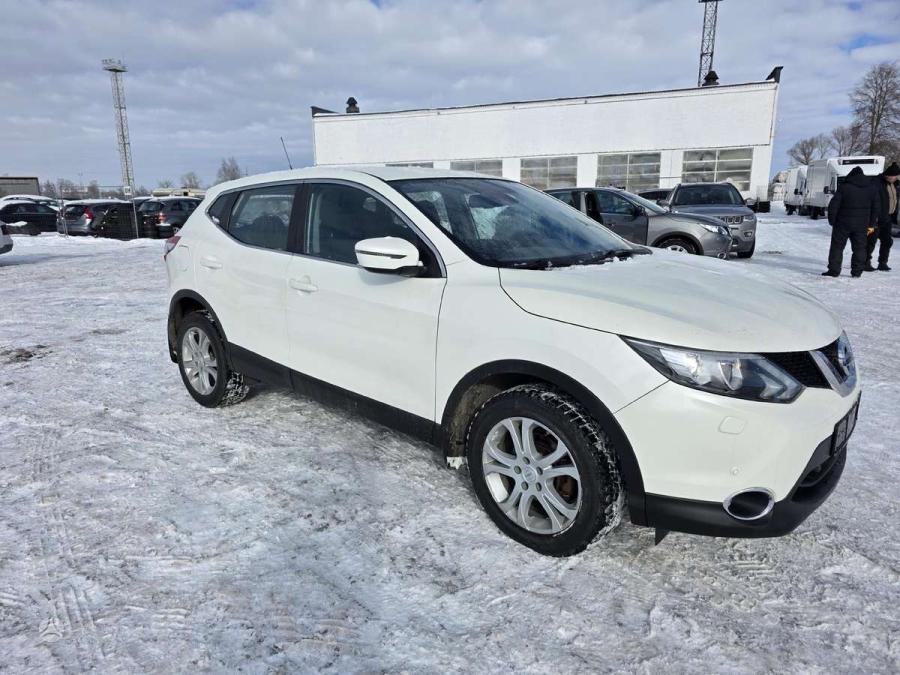 Balts Nissan Qashqai 2016 Marijampole, ar dzinēja tilpumu 1.46 L un nobraukumu 243 tūkst. km par 7450 €, foto 16 vietnē AUTOMOTO.COM.LV