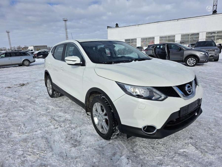 Balts Nissan Qashqai 2016 Marijampole, ar dzinēja tilpumu 1.46 L un nobraukumu 243 tūkst. km par 7450 €, foto 17 vietnē AUTOMOTO.COM.LV