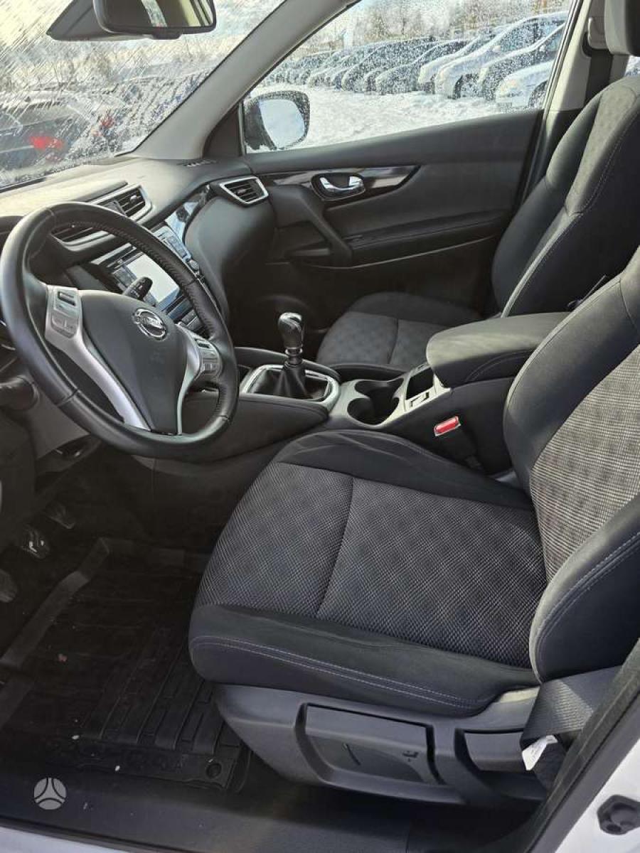 Balts Nissan Qashqai 2016 Marijampole, ar dzinēja tilpumu 1.46 L un nobraukumu 243 tūkst. km par 7450 €, foto 22 vietnē AUTOMOTO.COM.LV