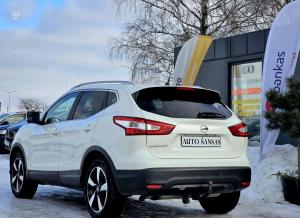 White Nissan Qashqai 2016 in Taurage, with an engine capacity of 1.20 L and mileage of 101 thousand km for 7950 €, photo 7 on AUTOMOTO.COM.LV