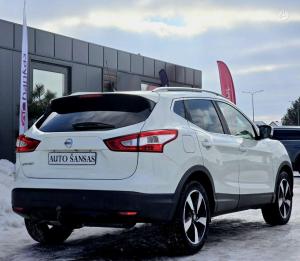 White Nissan Qashqai 2016 in Taurage, with an engine capacity of 1.20 L and mileage of 101 thousand km for 7950 €, photo 8 on AUTOMOTO.COM.LV