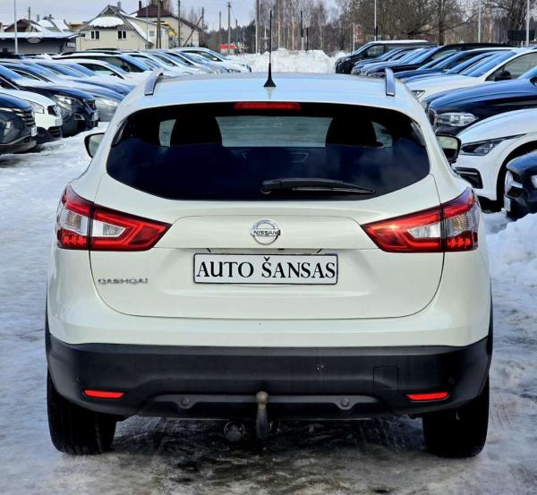 Balts Nissan Qashqai 2016 Tauragė, ar dzinēja tilpumu 1.20 L un nobraukumu 101 tūkst. km par 7950 €, foto 10 vietnē AUTOMOTO.COM.LV