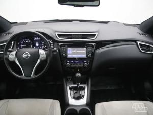 White Nissan Qashqai 2016 in Vilnius, with an engine capacity of 1.20 L and mileage of 64 thousand km for 12899 €, photo 2 on AUTOMOTO.COM.LV