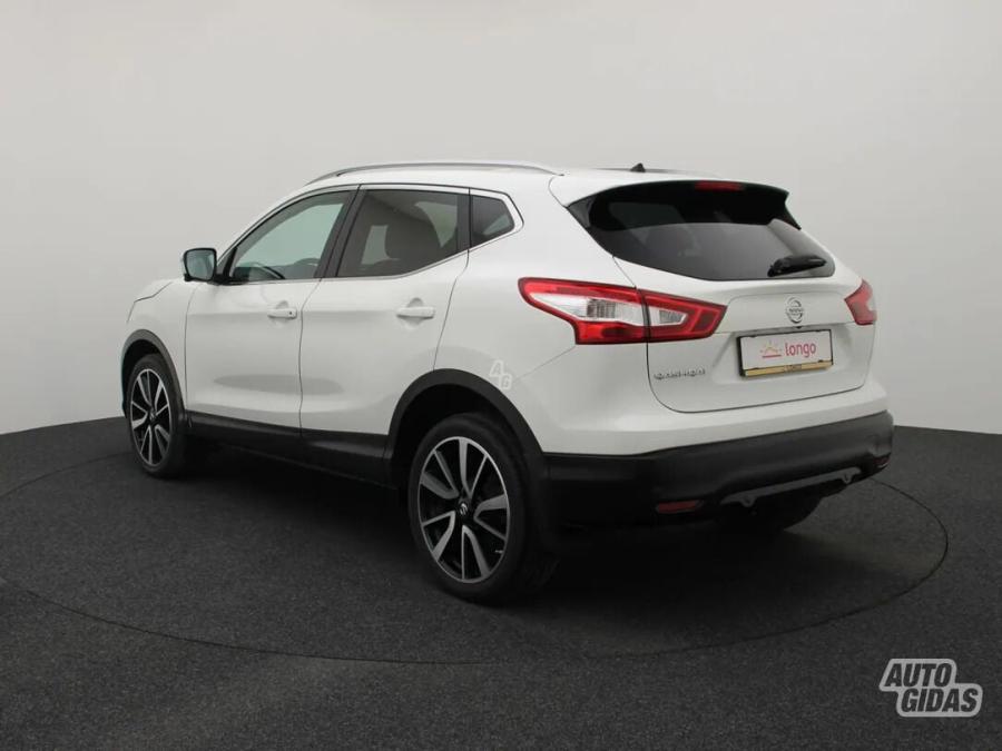 White Nissan Qashqai 2016 in Vilnius, with an engine capacity of 1.20 L and mileage of 64 thousand km for 12899 €, photo 7 on AUTOMOTO.COM.LV