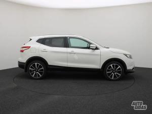 White Nissan Qashqai 2016 in Vilnius, with an engine capacity of 1.20 L and mileage of 64 thousand km for 12899 €, photo 9 on AUTOMOTO.COM.LV