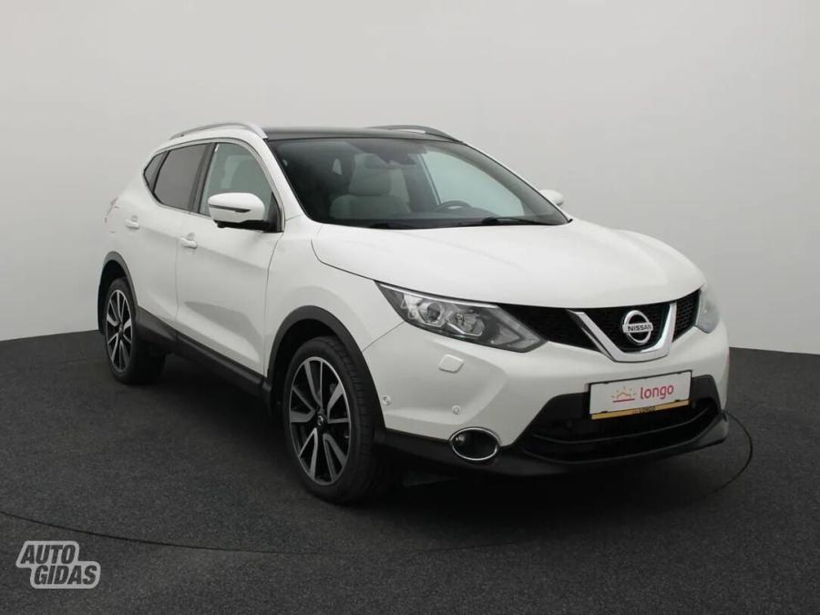 White Nissan Qashqai 2016 in Vilnius, with an engine capacity of 1.20 L and mileage of 64 thousand km for 12899 €, photo 10 on AUTOMOTO.COM.LV
