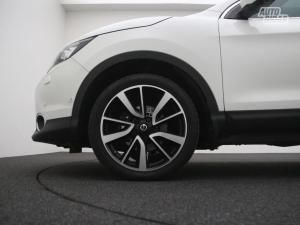 White Nissan Qashqai 2016 in Vilnius, with an engine capacity of 1.20 L and mileage of 64 thousand km for 12899 €, photo 28 on AUTOMOTO.COM.LV
