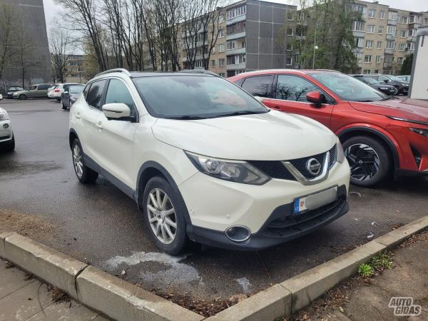 Balts Nissan Qashqai 2016 Viļņa, ar dzinēja tilpumu 1.60 L un nobraukumu 120 tūkst. km par 4200 €, foto 1 vietnē AUTOMOTO.COM.LV