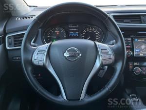 White Nissan Qashqai 2016 in Riga, with an engine capacity of 1.60 L and mileage of 101 thousand km for 11990 €, photo 13 on AUTOMOTO.COM.LV