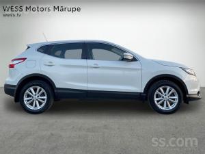 White Nissan Qashqai 2016 in Riga, with an engine capacity of 1.60 L and mileage of 101 thousand km for 11990 €, photo 17 on AUTOMOTO.COM.LV
