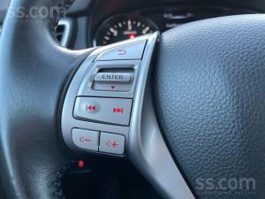 White Nissan Qashqai 2016 in Riga, with an engine capacity of 1.60 L and mileage of 101 thousand km for 11990 €, photo 22 on AUTOMOTO.COM.LV