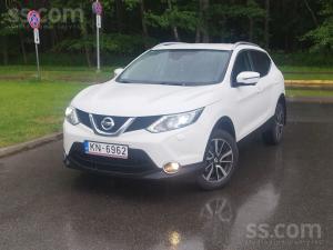 White Nissan Qashqai 2016 in Riga, with an engine capacity of 1.60 L and mileage of 100 thousand km for 9165 €, photo  on AUTOMOTO.COM.LV