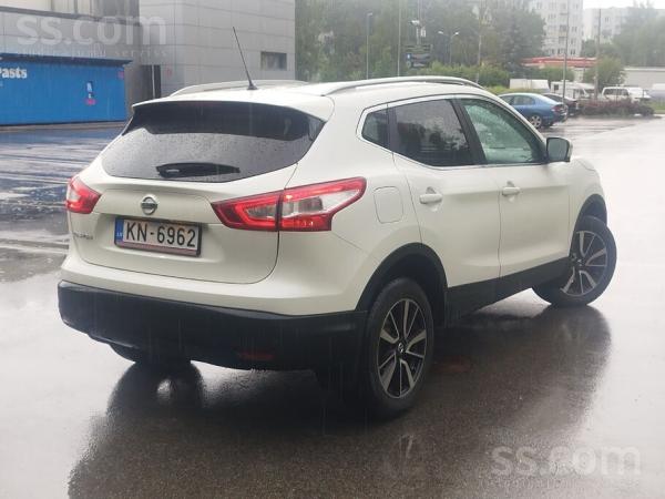 Balts Nissan Qashqai 2016 Rīga, ar dzinēja tilpumu 1.60 L un nobraukumu 100 tūkst. km par 9165 €, foto 3 vietnē AUTOMOTO.COM.LV