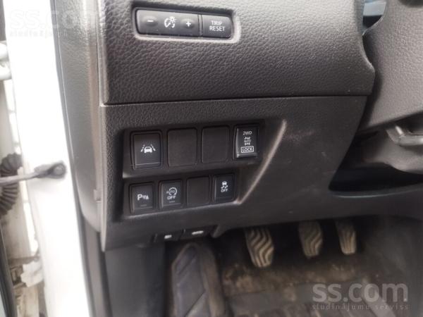 Balts Nissan Qashqai 2016 Rīga, ar dzinēja tilpumu 1.60 L un nobraukumu 100 tūkst. km par 9165 €, foto 5 vietnē AUTOMOTO.COM.LV