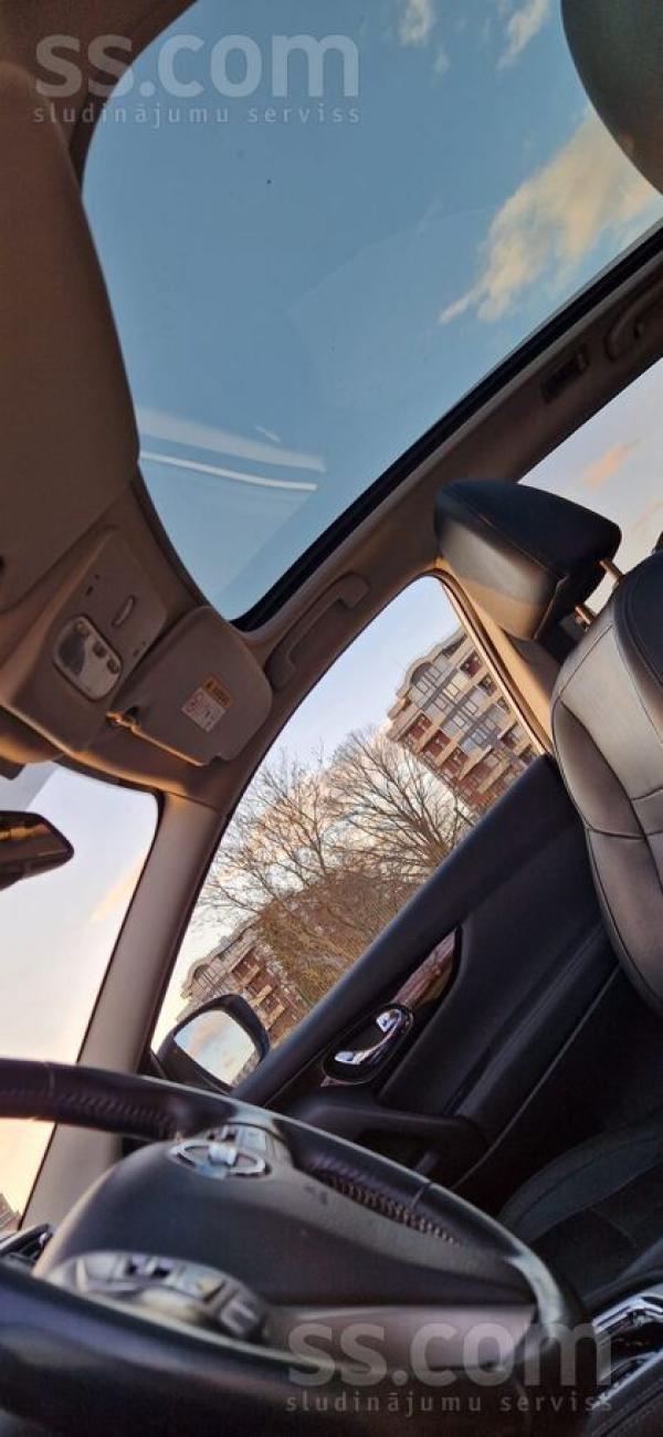 White Nissan Qashqai 2016 in Riga, with an engine capacity of 1.60 L and mileage of 175 thousand km for 11200 €, photo 4 on AUTOMOTO.COM.LV