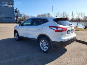 Balts Nissan Qashqai 2016 Rīga, ar dzinēja tilpumu 1.60 L un nobraukumu 140 tūkst. km par 7700 €, foto 7 vietnē AUTOMOTO.COM.LV