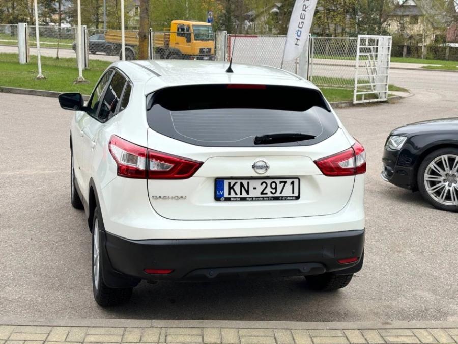 Balts Nissan Qashqai 2016 Rīga, ar dzinēja tilpumu 1.20 L un nobraukumu 158 tūkst. km par 10950 €, foto 5 vietnē AUTOMOTO.COM.LV