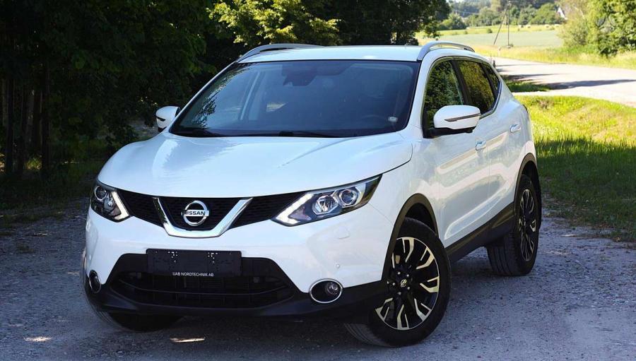 White Nissan Qashqai 2016 in Kretinga, with an engine capacity of 1.20 L and mileage of 123 thousand km for 9199 €, photo 1 on AUTOMOTO.COM.LV