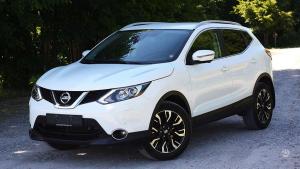 White Nissan Qashqai 2016 in Kretinga, with an engine capacity of 1.20 L and mileage of 123 thousand km for 9199 €, photo 3 on AUTOMOTO.COM.LV