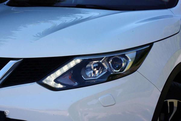 Balts Nissan Qashqai 2016 Kretinga, ar dzinēja tilpumu 1.20 L un nobraukumu 123 tūkst. km par 9199 €, foto 3 vietnē AUTOMOTO.COM.LV
