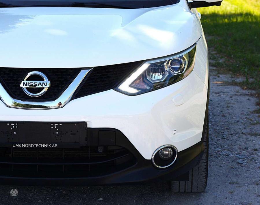 White Nissan Qashqai 2016 in Kretinga, with an engine capacity of 1.20 L and mileage of 123 thousand km for 9199 €, photo 7 on AUTOMOTO.COM.LV