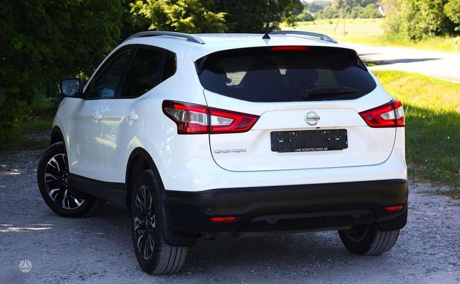 White Nissan Qashqai 2016 in Kretinga, with an engine capacity of 1.20 L and mileage of 123 thousand km for 9199 €, photo 16 on AUTOMOTO.COM.LV