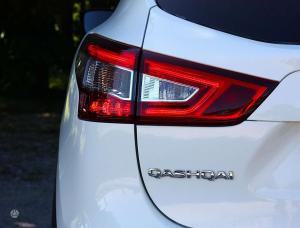 White Nissan Qashqai 2016 in Kretinga, with an engine capacity of 1.20 L and mileage of 123 thousand km for 9199 €, photo 17 on AUTOMOTO.COM.LV