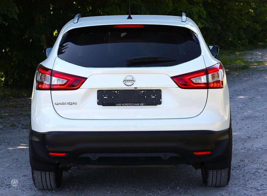 White Nissan Qashqai 2016 in Kretinga, with an engine capacity of 1.20 L and mileage of 123 thousand km for 9199 €, photo 18 on AUTOMOTO.COM.LV