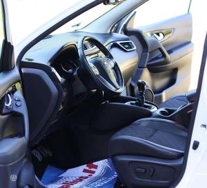 White Nissan Qashqai 2016 in Kretinga, with an engine capacity of 1.20 L and mileage of 123 thousand km for 9199 €, photo 23 on AUTOMOTO.COM.LV
