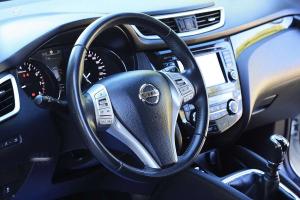 White Nissan Qashqai 2016 in Kretinga, with an engine capacity of 1.20 L and mileage of 123 thousand km for 9199 €, photo 25 on AUTOMOTO.COM.LV