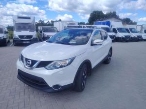 White Nissan Qashqai 2016 in Taurage, with an engine capacity of 1.46 L and mileage of 260 thousand km for 7700 €, photo 3 on AUTOMOTO.COM.LV