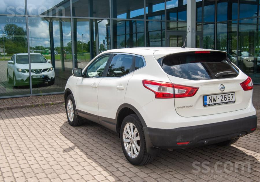 Balts Nissan Qashqai 2016 Cēsis, ar dzinēja tilpumu 1.20 L un nobraukumu 162 tūkst. km par 8250 €, foto 4 vietnē AUTOMOTO.COM.LV