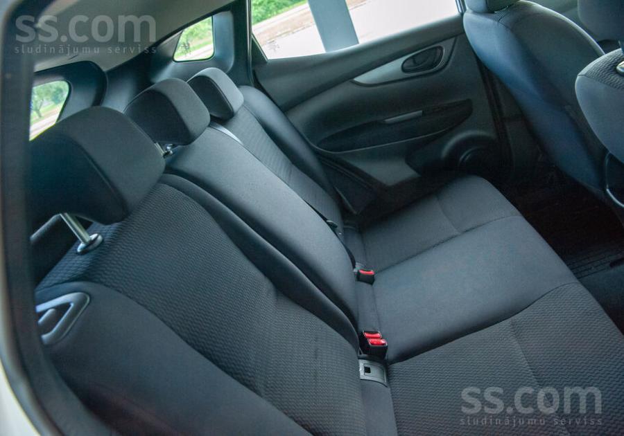 Balts Nissan Qashqai 2016 Cēsis, ar dzinēja tilpumu 1.20 L un nobraukumu 162 tūkst. km par 8250 €, foto 24 vietnē AUTOMOTO.COM.LV