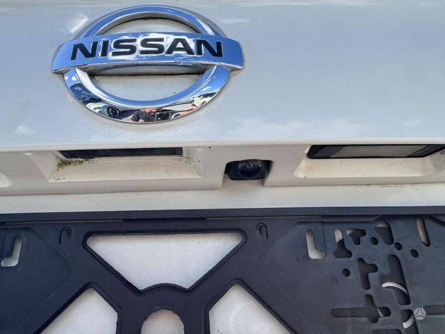 White Nissan Qashqai 2016 in Telschi, with an engine capacity of 1.60 L and mileage of 202 thousand km for 7700 €, photo 17 on AUTOMOTO.COM.LV
