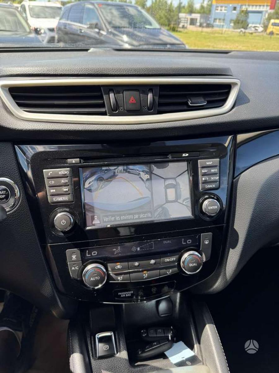 White Nissan Qashqai 2016 in Telschi, with an engine capacity of 1.60 L and mileage of 202 thousand km for 7700 €, photo 31 on AUTOMOTO.COM.LV