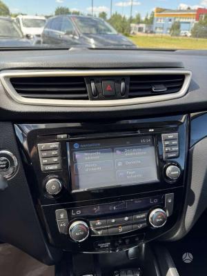 White Nissan Qashqai 2016 in Telschi, with an engine capacity of 1.60 L and mileage of 202 thousand km for 7700 €, photo 35 on AUTOMOTO.COM.LV