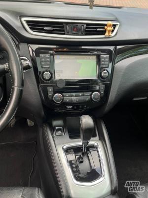White Nissan Qashqai 2016 in Vilnius, with an engine capacity of 1.20 L and mileage of 163 thousand km for 8850 €, photo 11 on AUTOMOTO.COM.LV
