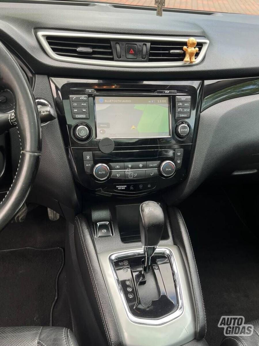 White Nissan Qashqai 2016 in Vilnius, with an engine capacity of 1.20 L and mileage of 163 thousand km for 8850 €, photo 11 on AUTOMOTO.COM.LV