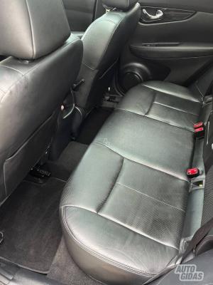 White Nissan Qashqai 2016 in Vilnius, with an engine capacity of 1.20 L and mileage of 163 thousand km for 8850 €, photo 12 on AUTOMOTO.COM.LV