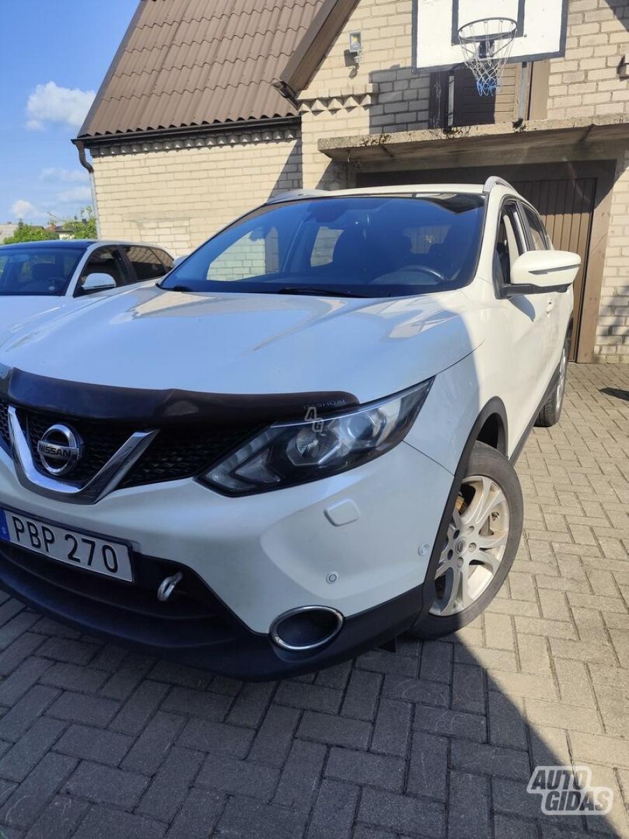 White Nissan Qashqai 2016 in Telschi, with an engine capacity of 1.60 L and mileage of 340 thousand km for 5500 €, photo 3 on AUTOMOTO.COM.LV